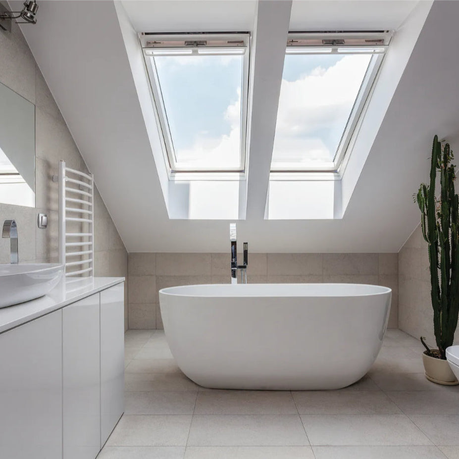 BC Designs Dinkee Double Ended Freestanding Bath with Waste - 1580mm x ...
